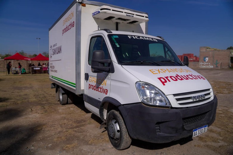 El camión de frutas y verduras continúa visitando Capital - Estación ...